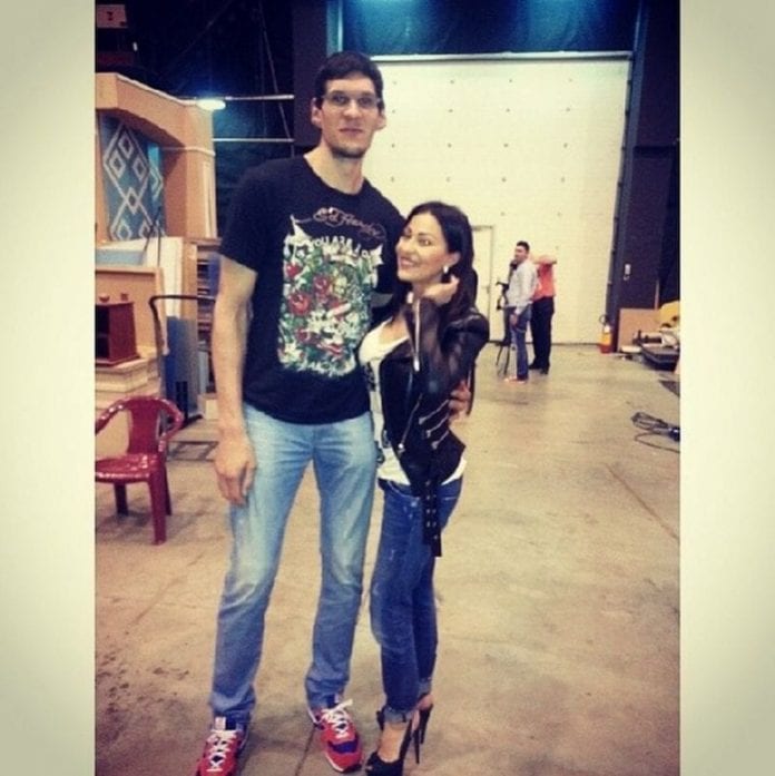 Bobi Marjanovic took a photo with Serbian Diva Jelena Karleusa