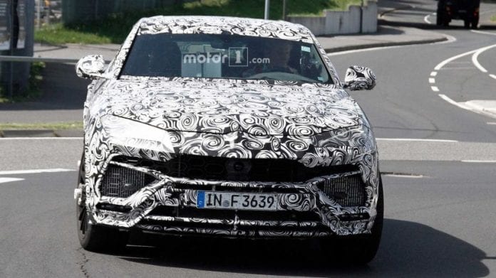 2019 Lamborghini Urus: Let's Take a Closer Look!