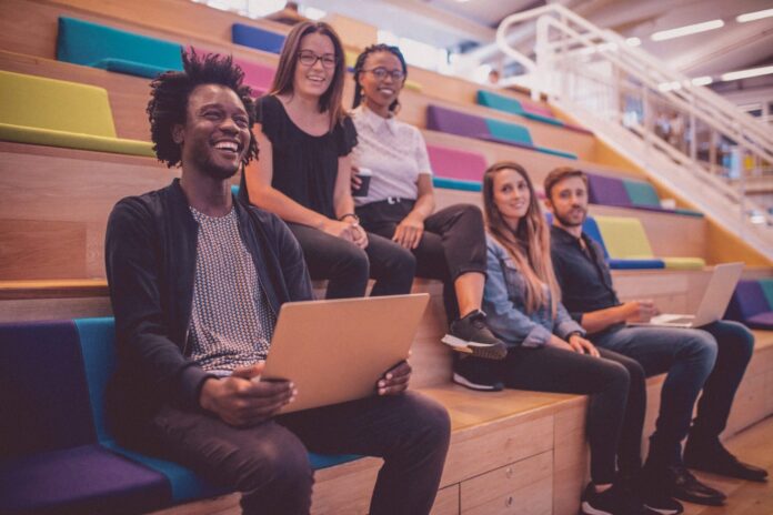 Why Should Students Prioritize Work Experience in College? - Opptrends 2025