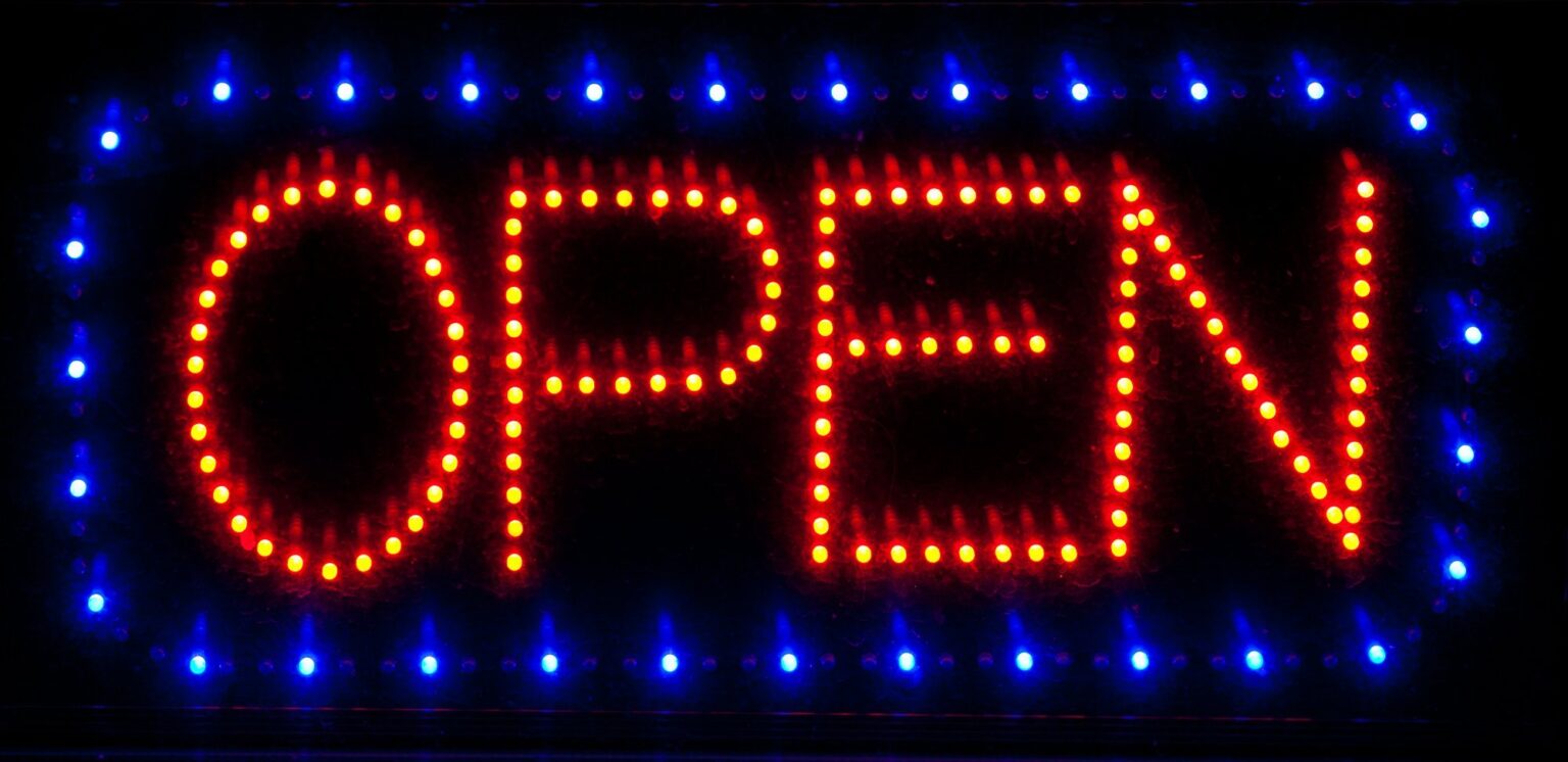 Choosing Company Signage: 14 Tips for Effective Brand Representation ...