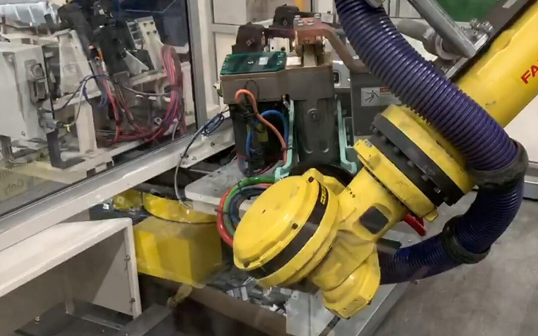 Is It Time to Let a Robot Welder Join Your Team? - Opptrends 2025