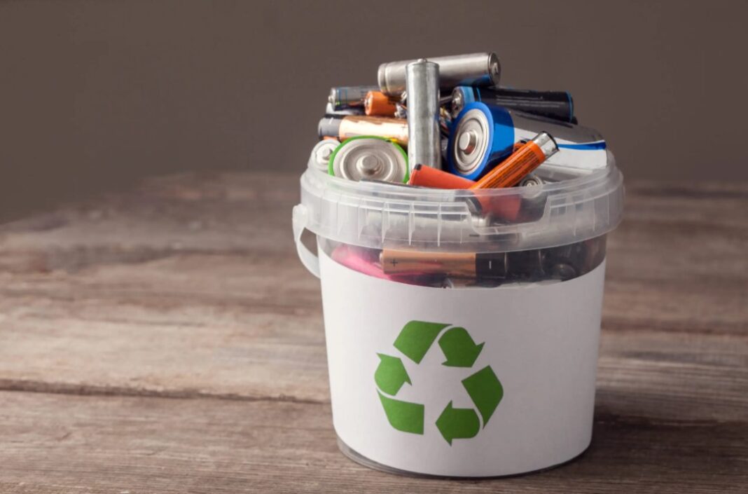 The Right Way to Do It ─ A Guide to Responsible Battery Disposal ...