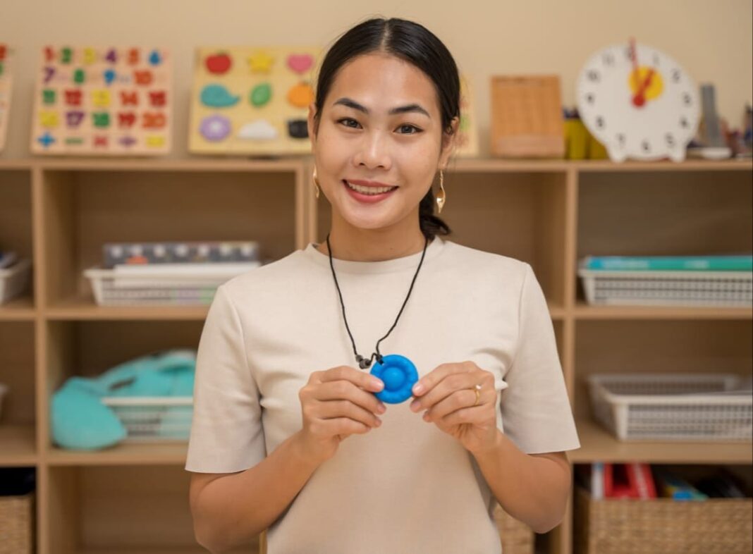 Chewable Sensory Necklaces – OT Approved Oral Motor Aids for Autism and ...